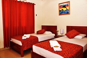 Quarto Twin Básico | Quartos insonorizados, Wi-fi grátis 