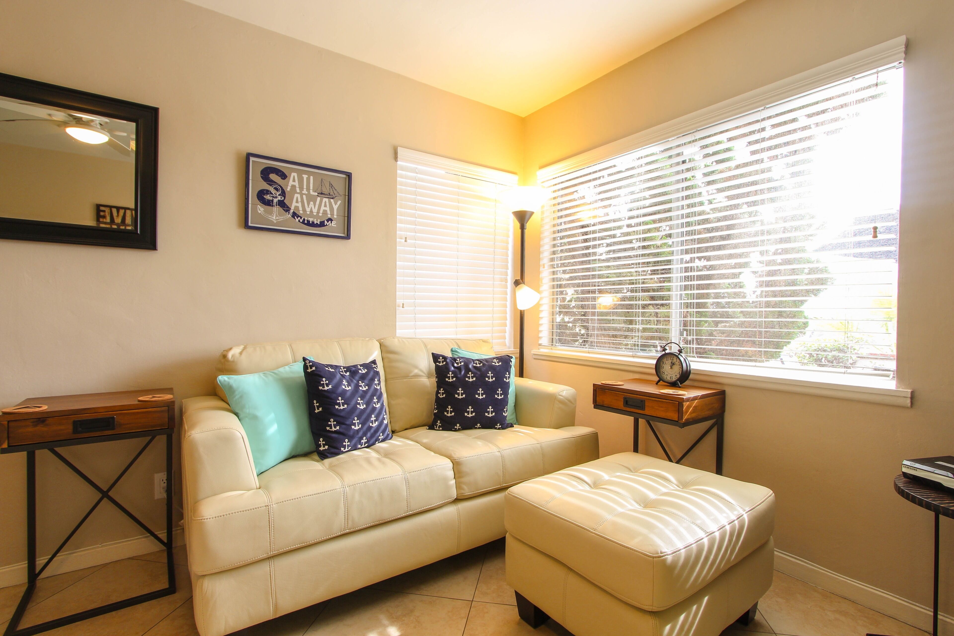 "Balboa Beach Escape"  Steps To Beach And Bay A/c + Garage Parking - Costa Mesa, CA