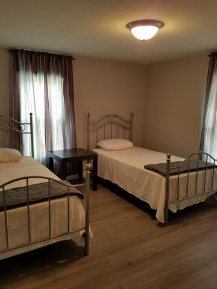 The Carter's Wildwood Rentals - Master Suite # 3 - Cape May, NJ