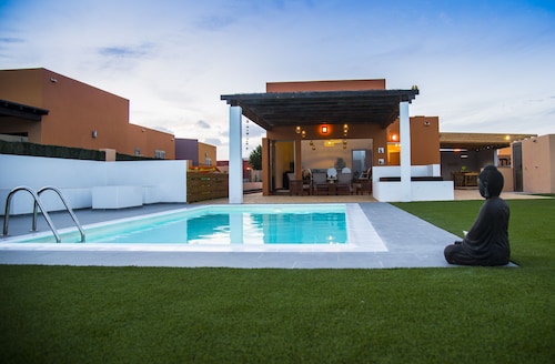 Kelu. Villa Espectacular. Increíbles Vistas. Piscina Climatizada. Wi-fi - Antigua