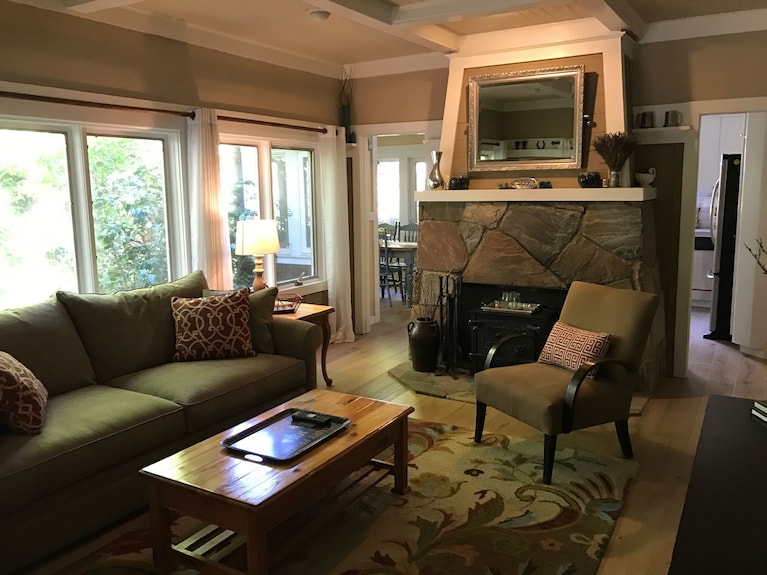 The Kenwood House, A Place To Stay - Napa Valley, CA