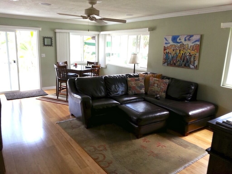 Steps To Sand-beach Gear-hot Tub \Nvery Centrally Located.\n - San Clemente, CA