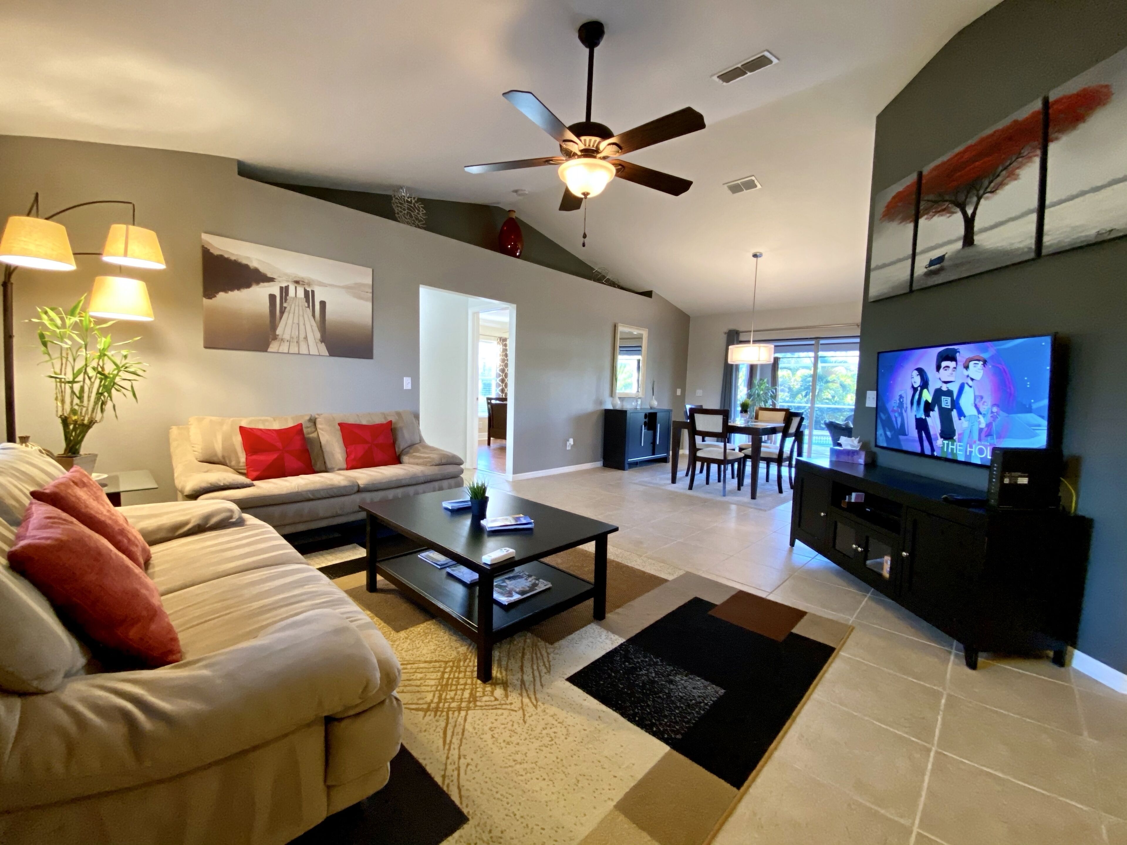 Moderno 3/2 Con Piscina Riscaldata, Vasca Idromassaggio E Cortile Recintato - Estero, FL