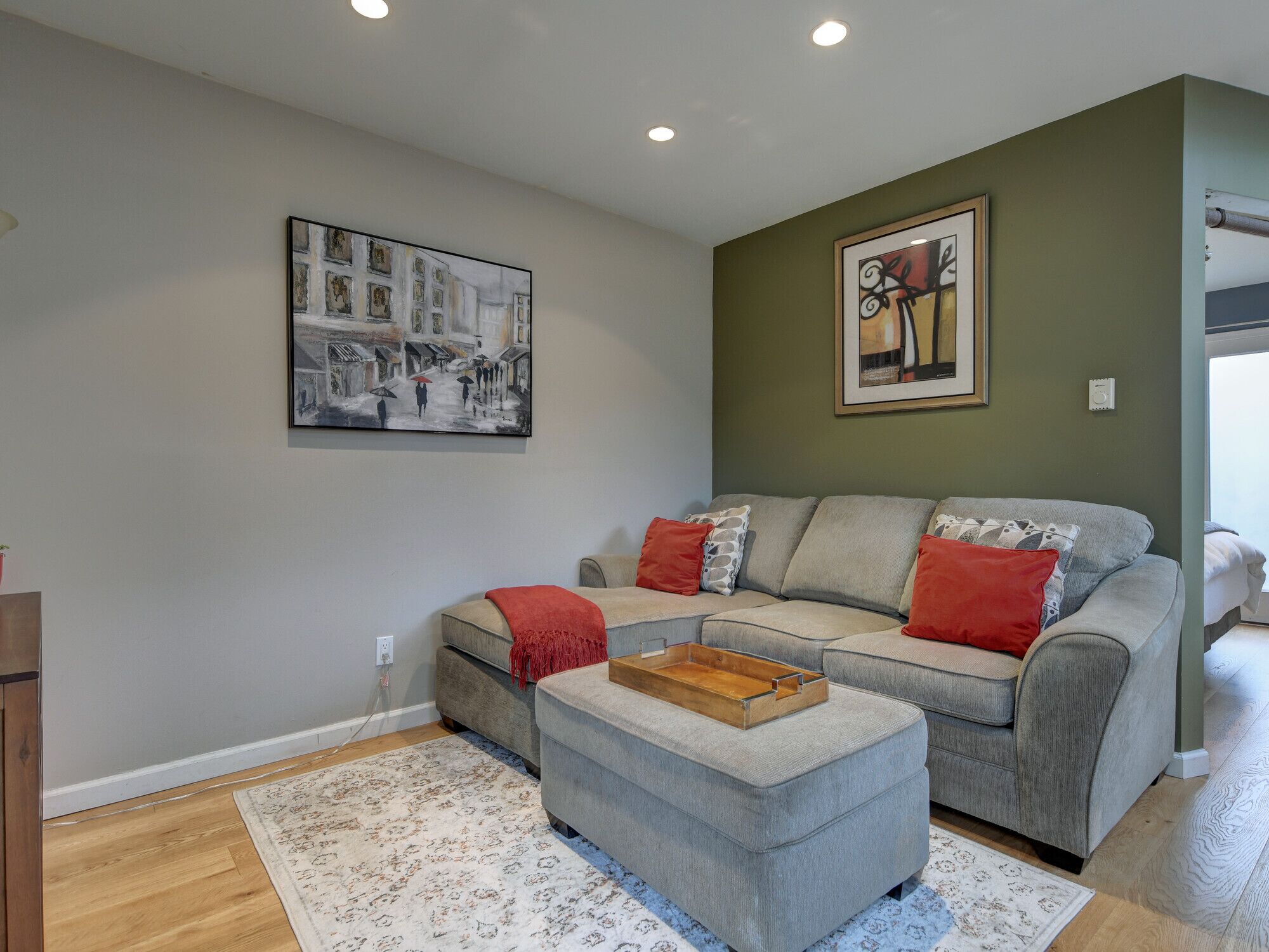 Private Garden Retreat With King Bed, Full Kitchen, Private Patio, 30-day Min - Victoria