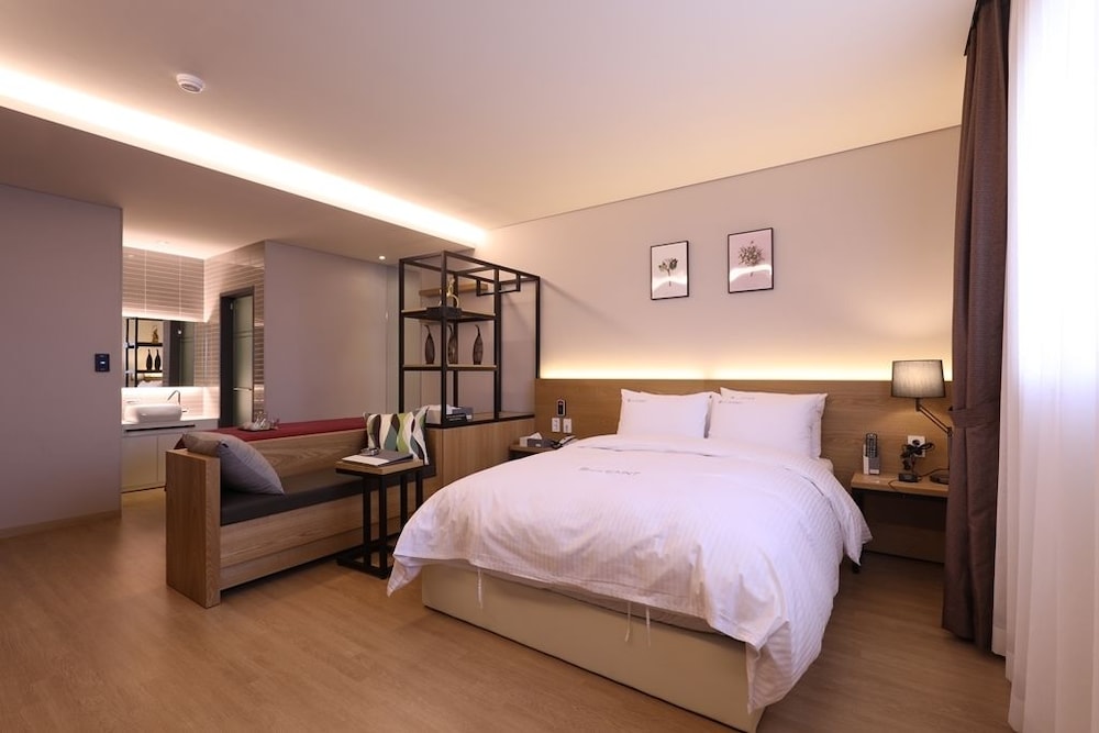 Suwon Saint Hotel - Suwon-si