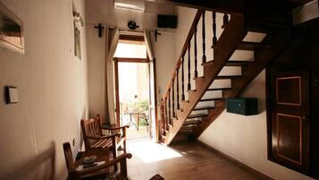 Duplex | Cofres nos quartos, ferros/tábuas de passar roupa, Wi-Fi de cortesia