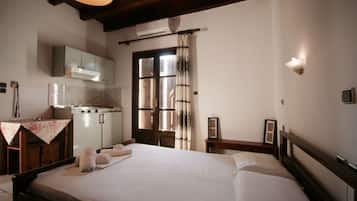 Estúdio | Cofres nos quartos, ferros/tábuas de passar roupa, Wi-Fi de cortesia