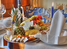 Pequeno-almoço tipo buffet diário (12.5 EUR por pessoa) 