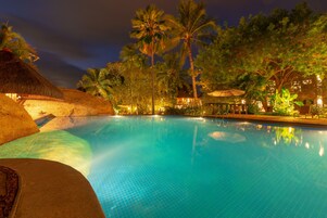 2 piscinas exteriores 