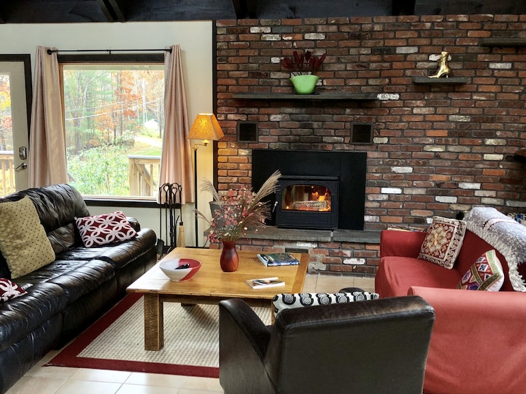 Hot Tub And Fireplace, Private Setting -Woodstock, Ny - Dutchess County, NY