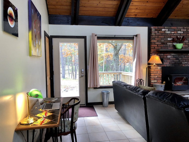 Isolé, Avec Bain à Remous Et Cheminée à Woodstock, Ny - Rhinebeck, NY