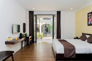 Quarto Superior, terraço, vista para o jardim | Roupa hipoalergénica, cofre no quarto, secretária 
