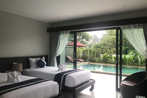 Quarto Twin Standard | Cofre no quarto, secretária, cortinas/cortinados opacos 