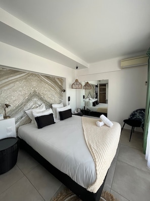 Chambre Double Tradition, 1 lit double | Roupas de cama antialérgicas, escrivaninha, cortinas blackout