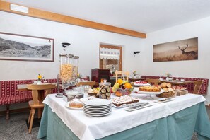 Café da manhã self-service todos os dias mediante uma taxa