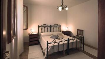 Apartamento Familiar, 1 quarto | 1 quarto, roupa de alta qualidade, Wi-fi grátis