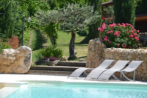 Piscina externa sazonal
