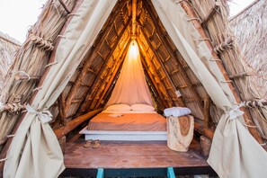 Private Teepee, Shared Bathroom | Wi-fi grátis, roupa de cama fornecida