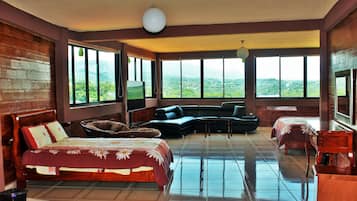 Quarto panorâmico | Camas Select Comfort, cofres nos quartos, quartos à prova de som