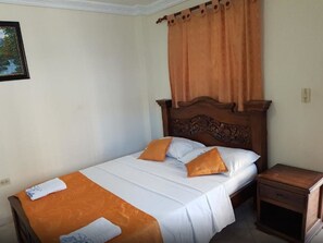 Cofres nos quartos, Wi-Fi de cortesia, roupa de cama