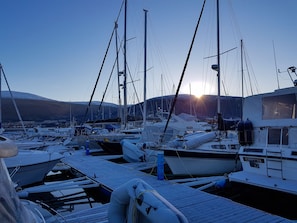 Trailer (Boat) | Vista para a montanha