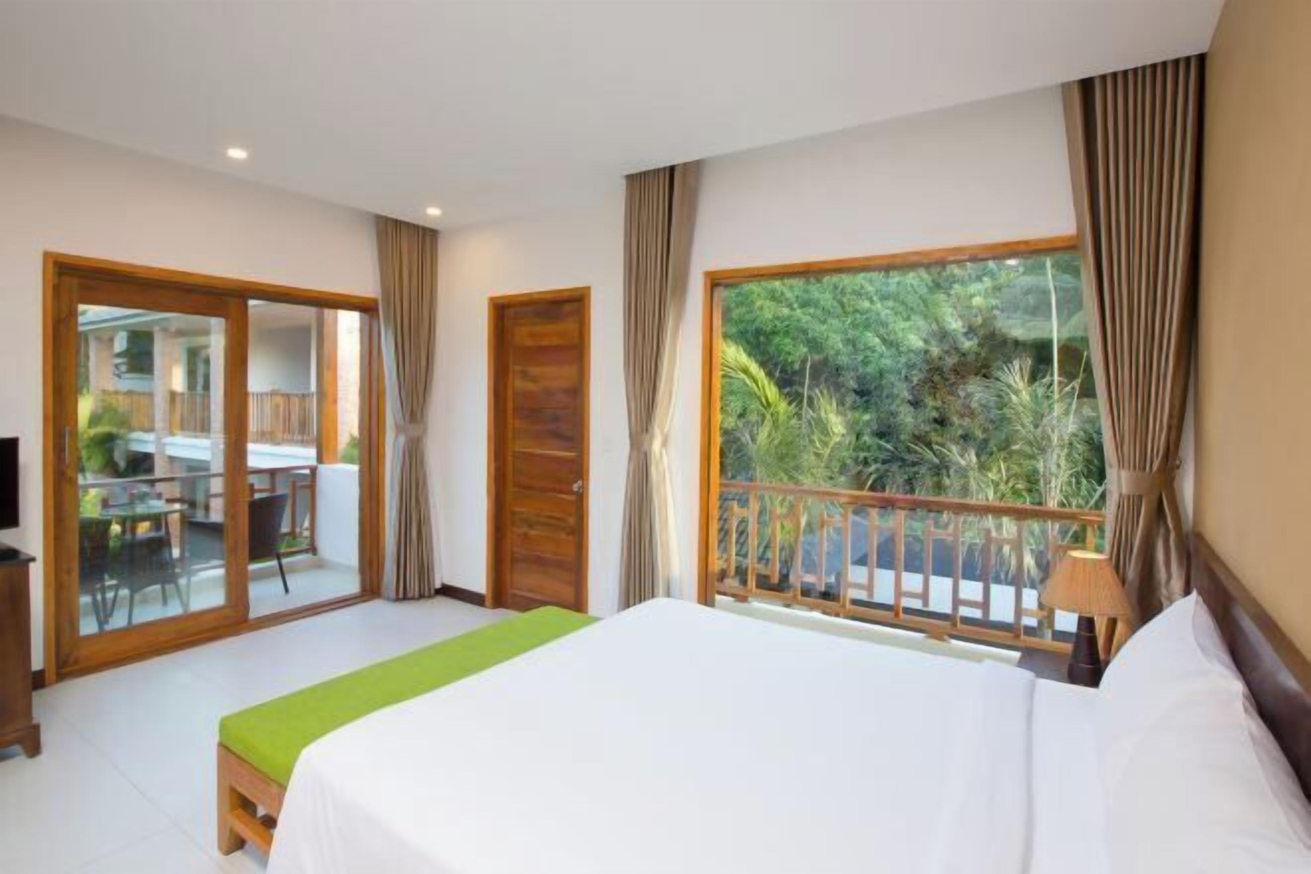 Minibar, cofre no quarto, cortinas/cortinados opacos 