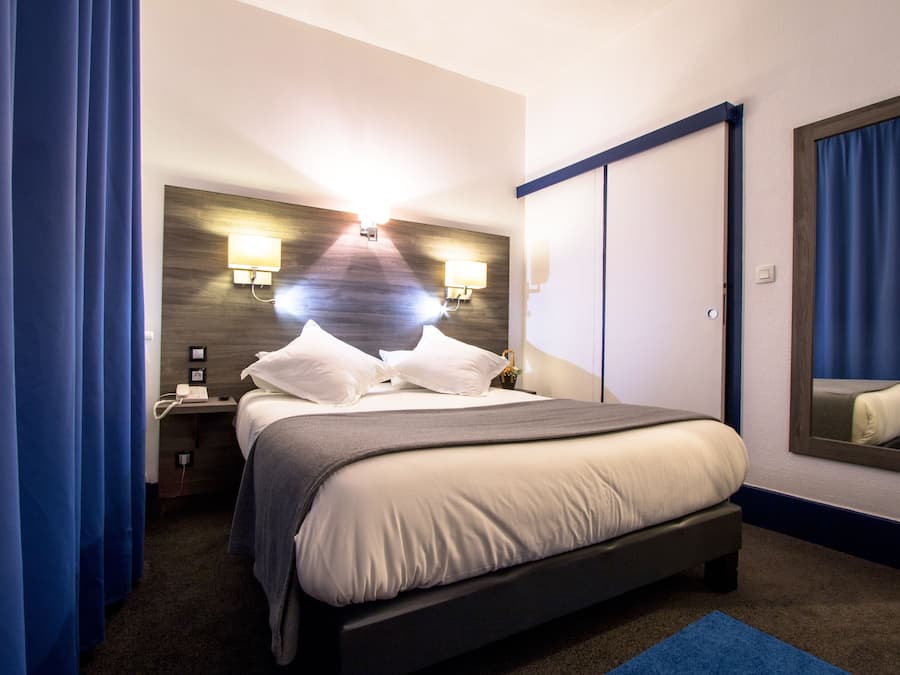 Quarto Duplo Superior, 1 cama de casal | Secretária, quartos insonorizados, Wi-fi grátis