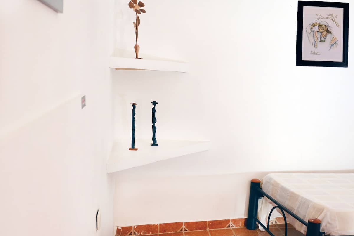 Quarto Triplo Standard, várias camas, casa de banho privativa | Secretária, Wi-fi grátis