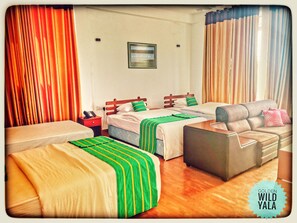 Quarto quádruplo luxo, 1 quarto, vista para o lago, ao lado do lago | 1 quarto, edredons de pluma, camas Select Comfort, frigobar