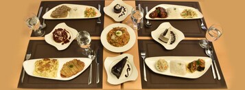 Pequenos-almoços, almoços e jantares servidos