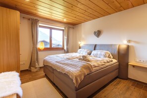 Apartamento luxo, 2 quartos, vista para a montanha (Hochfelln) | Roupas de cama premium, cofres nos quartos, individualmente decorados