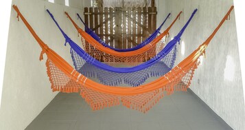 Smart TV 32 polegadas com canais digitais, Netflix, filmes pagos