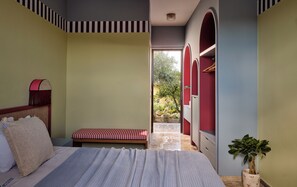 Quarto casal luxo, sacada | Roupas de cama premium, frigobar, cofres nos quartos