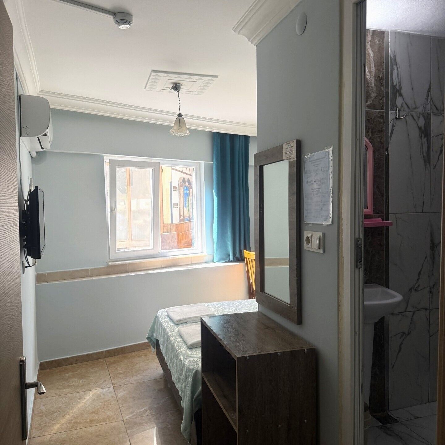 Quarto casal | Wi-Fi de cortesia, roupa de cama