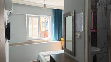 Quarto casal | Wi-Fi de cortesia, roupa de cama