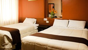 Quarto Triplo Clássico | Quartos insonorizados, Wi-fi grátis, roupa de cama fornecida 