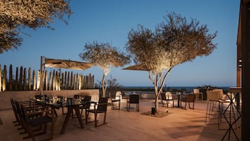 6 restaurantes, pequenos-almoços servidos, cozinha italiana