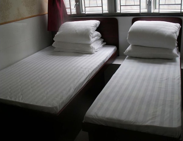 Lung Wa Hotel - Tsim Sha Tsui