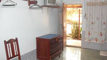 Quarto Duplo ou Twin | Minibar, secretária, cortinas/cortinados opacos, Wi-fi grátis