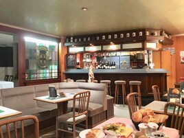 Café da manhã continental grátis todos os dias