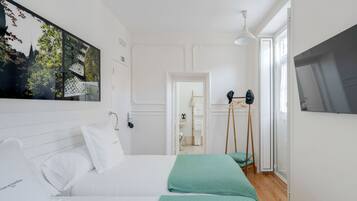 Quarto Standard, casa de banho anexa | Minibar grátis, ferro/tábua de engomar, Wi-fi grátis