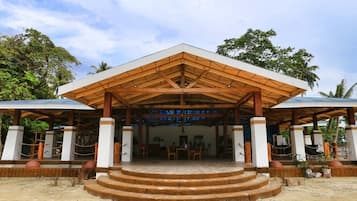 Café da manhã, almoço e jantar; culinária local, vistas para a praia
