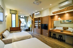 Quarto Quádruplo Exclusivo | Secretária, cortinas/cortinados opacos, Wi-fi grátis 