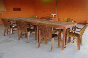 Pequeno-almoço continental diário (5 USD por pessoa) 