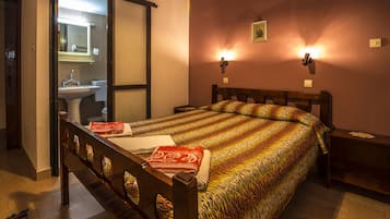 Quarto Económico | Quartos insonorizados, Wi-fi grátis, roupa de cama fornecida