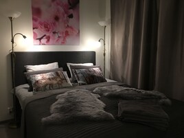 1 quarto, roupas de cama premium, escrivaninha, quartos à prova de som