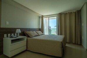 Quarto Quádruplo | Minibar, roupa de cama fornecida, acesso para cadeira de rodas