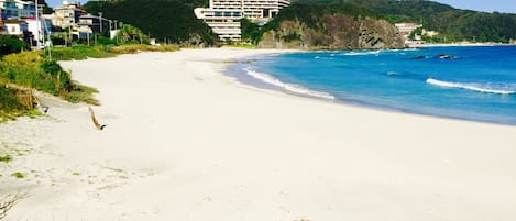 Perto da praia, autocarro grátis para a praia