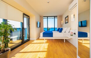 Suíte panorâmica, cozinha, vista para o mar | 1 quarto, roupas de cama de algodão egípcio, roupas de cama premium