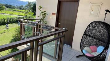 Quarto casal luxo, 1 cama Queen, banheira, vista para a montanha | Terraço/pátio